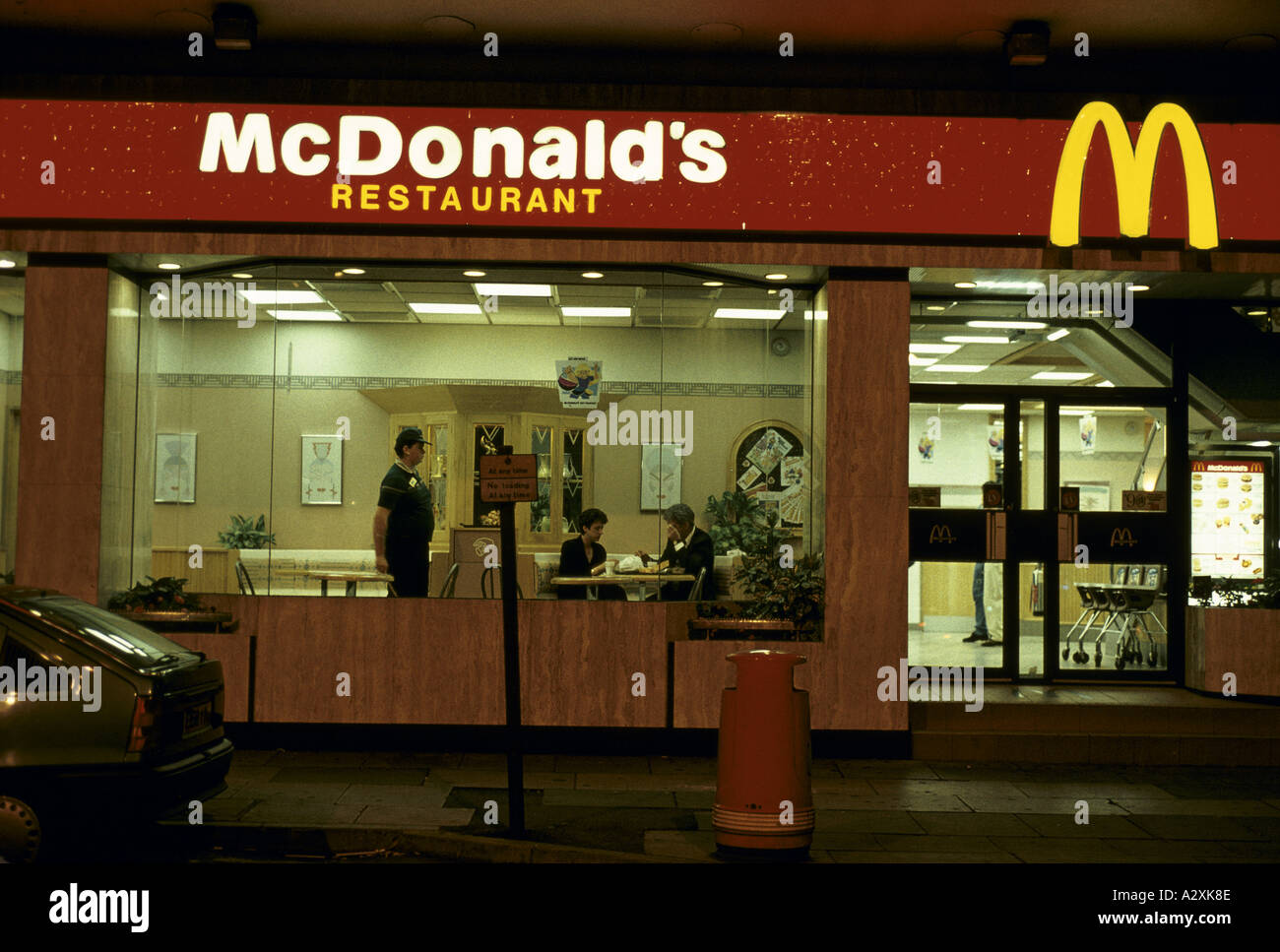 liverpool saturday night exterior shot of mcdonalds 1991 Stock Photo ...