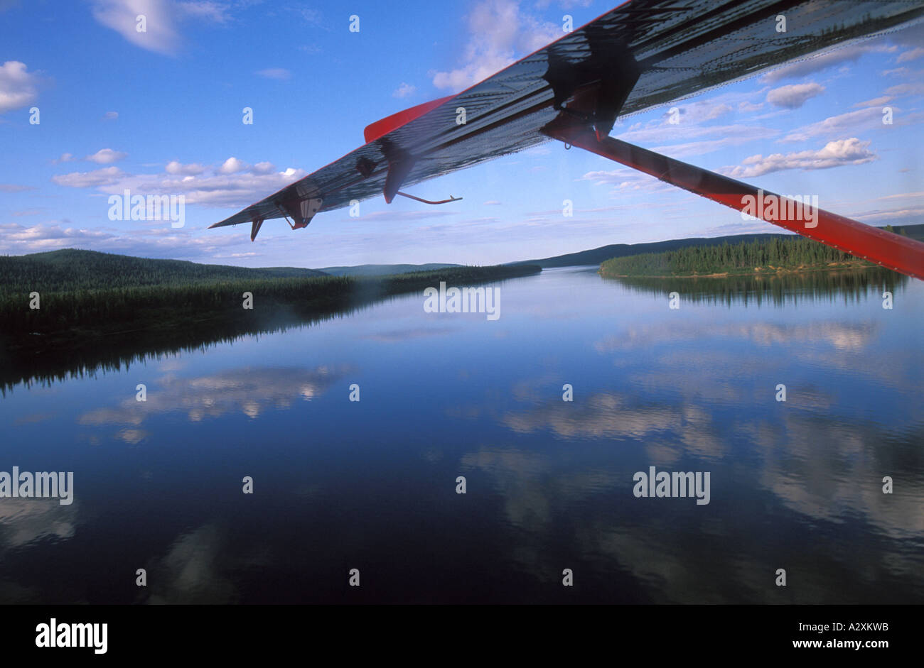 Fishing lodge canada airplane hi-res stock photography and images - Alamy