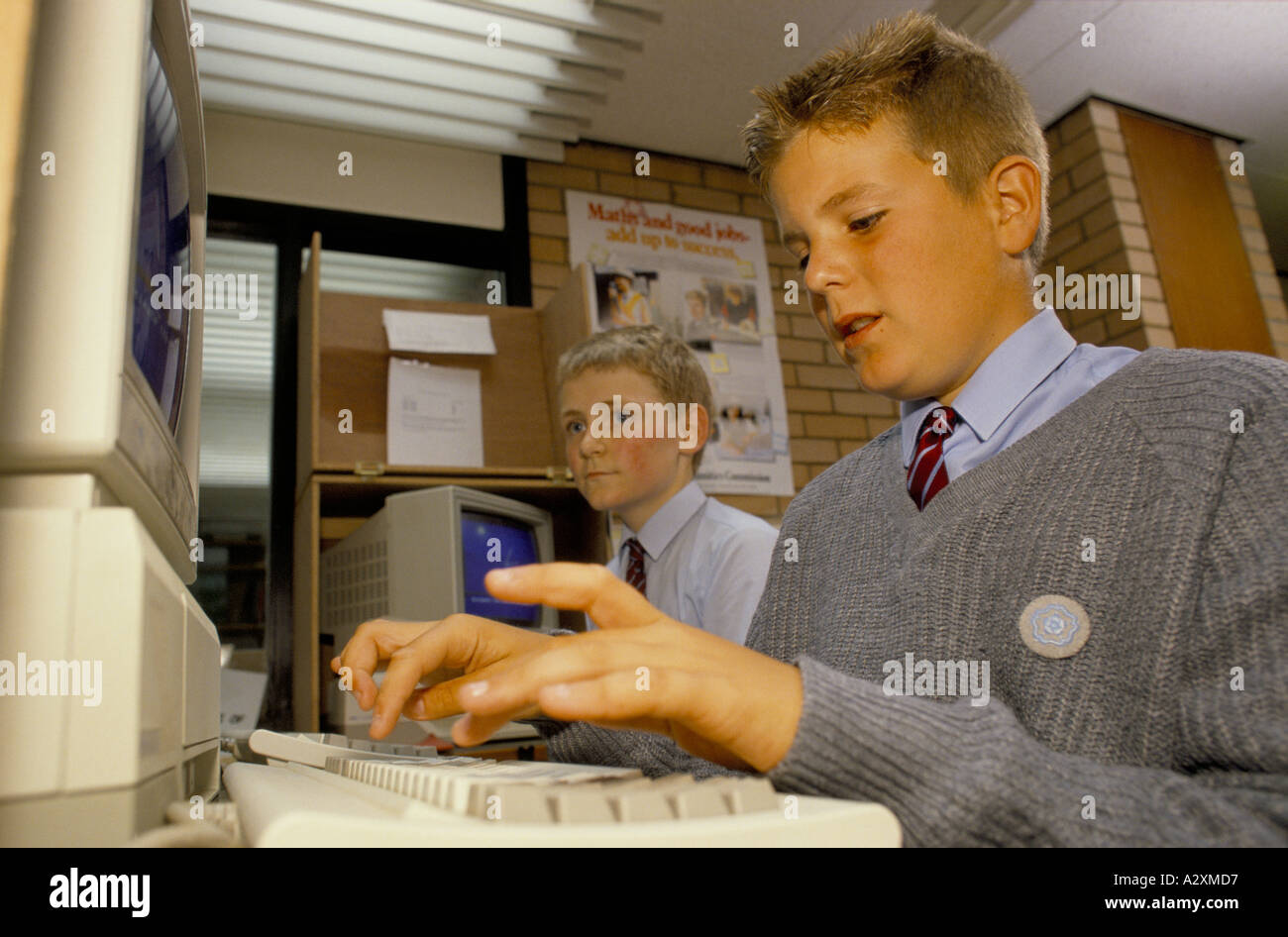 Uk computer classroom children hi-res stock photography and images - Alamy