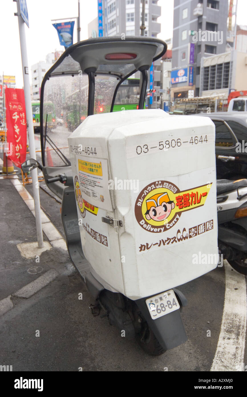 Tokyo delivery bike hi-res stock photography and images - Alamy