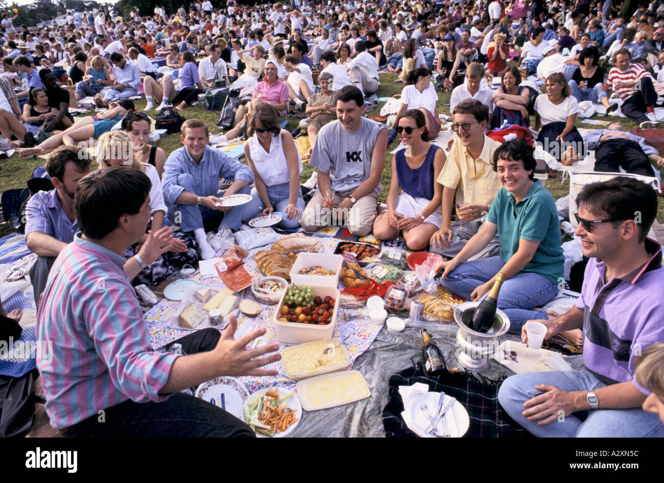 kenwood classical concerts crowds gather and meet to eat before the ...