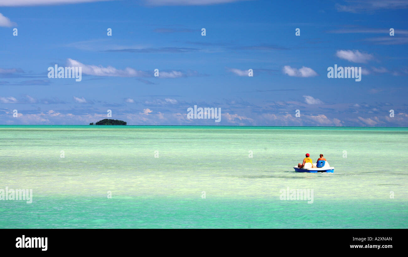 Paddle Boat in Aitutaki Lagoon Cook islands Polynesia Stock Photo - Alamy