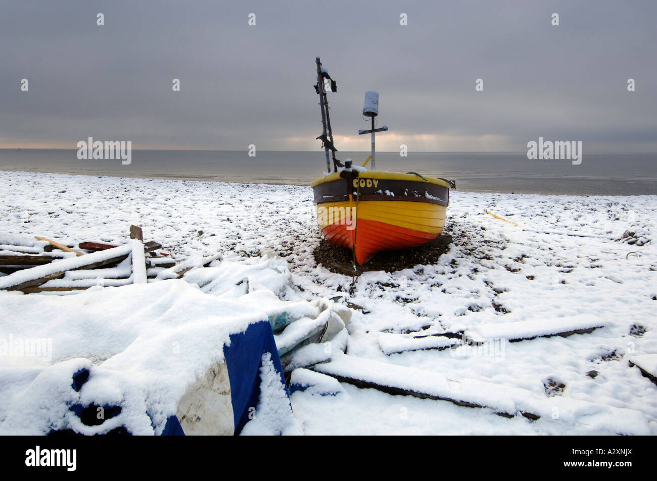 Deserted beach snow england hi-res stock photography and images - Alamy