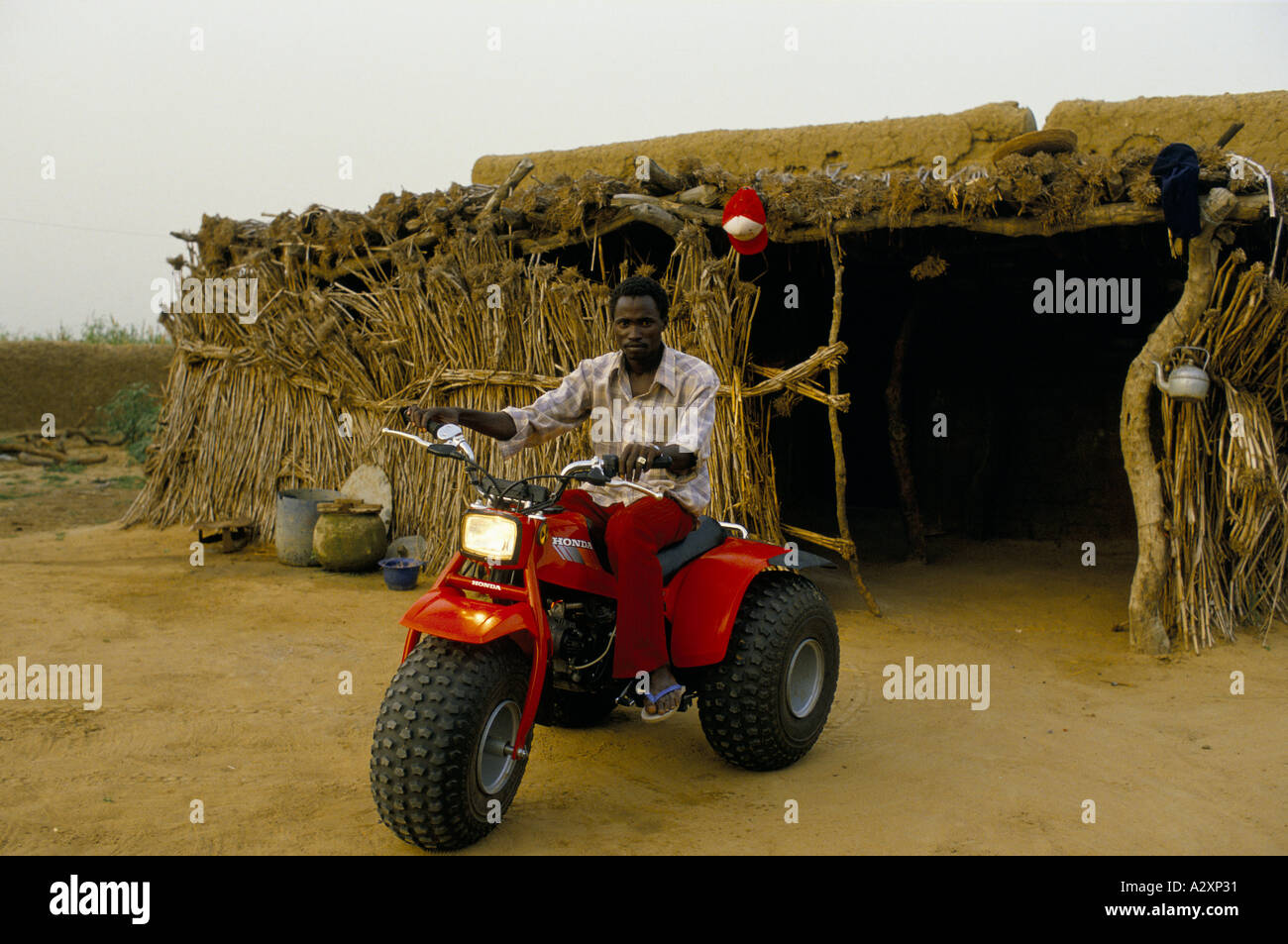 mali villagers in north west mali Stock Photo - Alamy