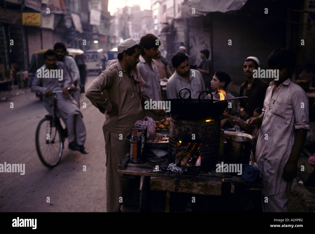 peshawar pakistan street scene 1989 Stock Photo - Alamy