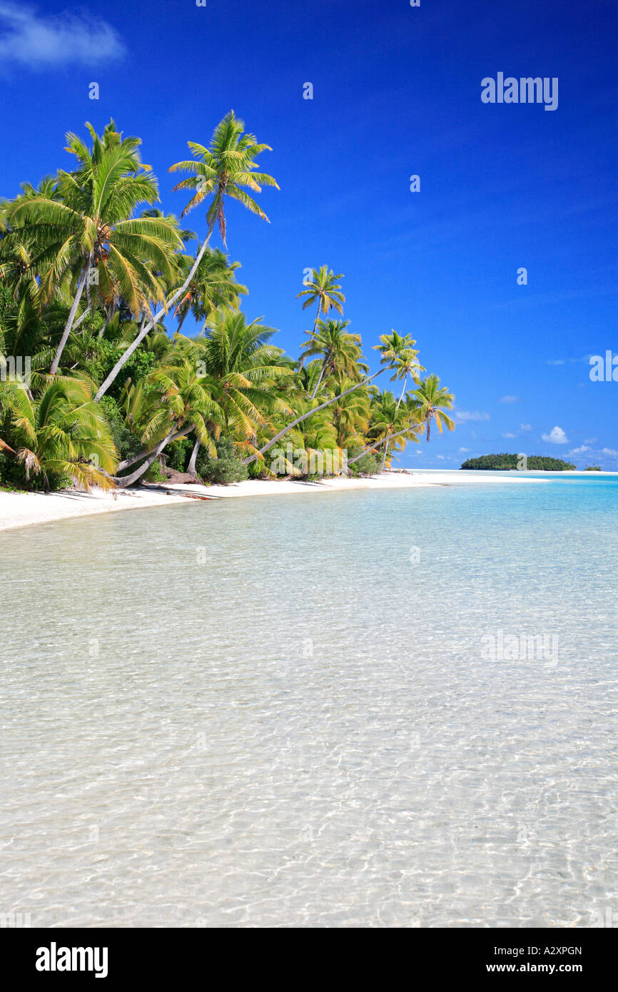 One foot island Aitutaki Cook islands Polynesia Pacific Stock Photo - Alamy