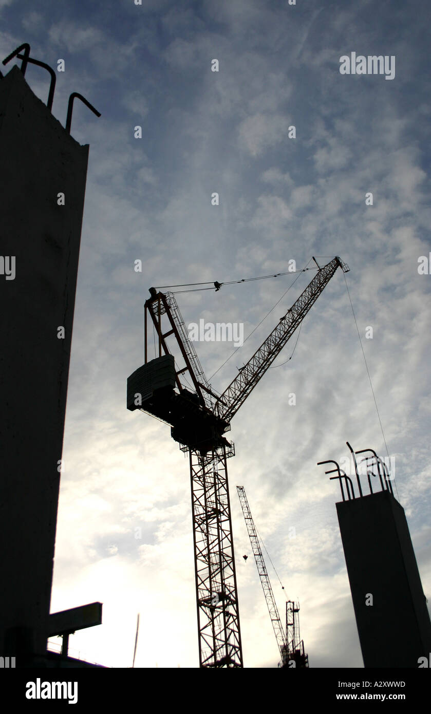 Moving cranes hi-res stock photography and images - Alamy