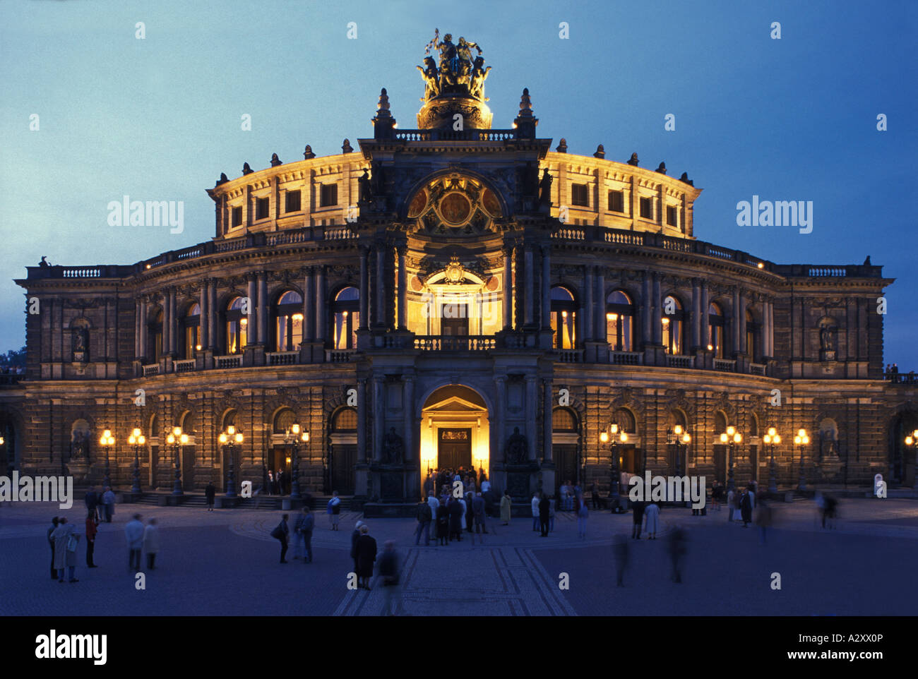Semperoper hall hi-res stock photography and images - Alamy