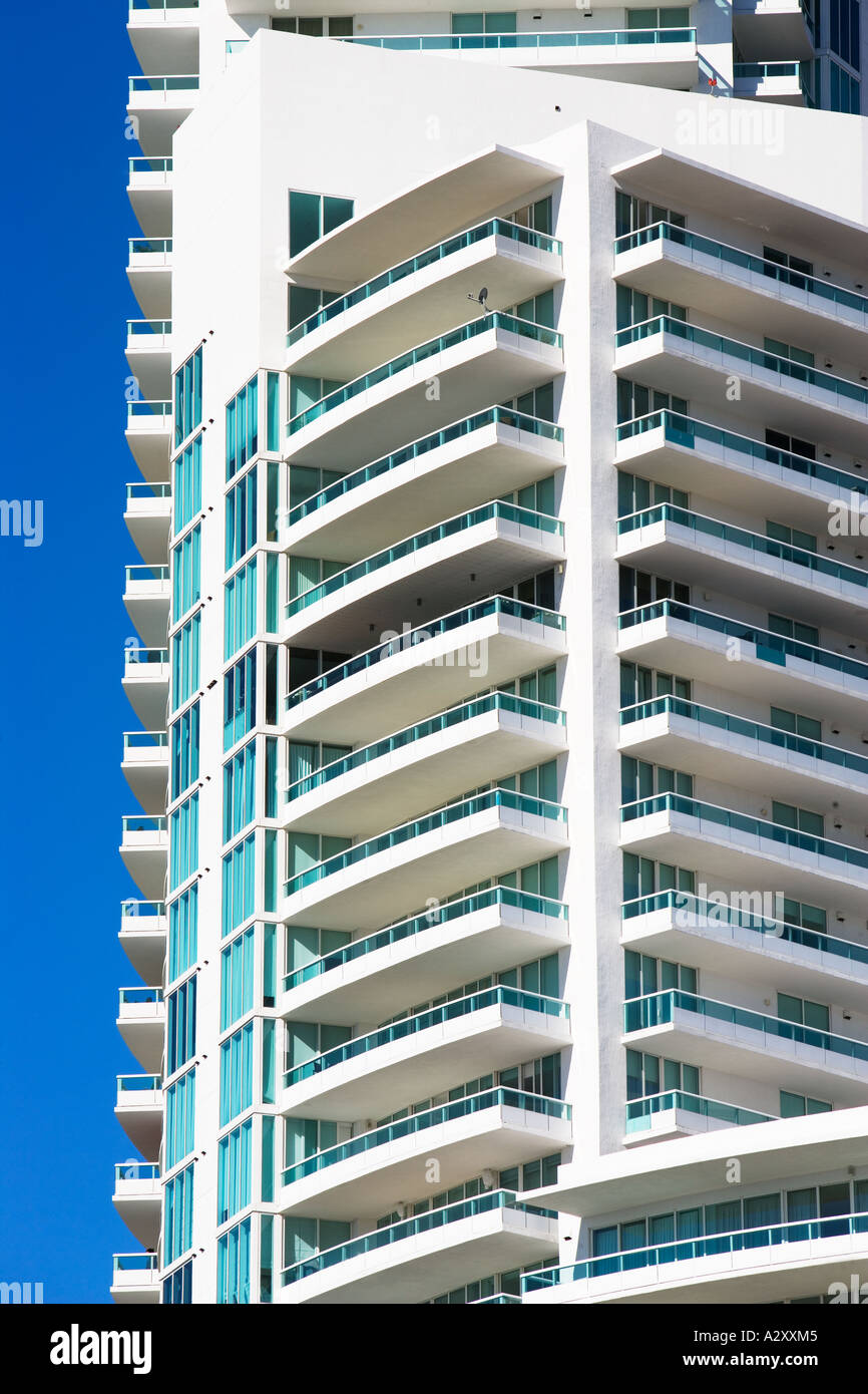Big building in miami beach hi-res stock photography and images - Alamy