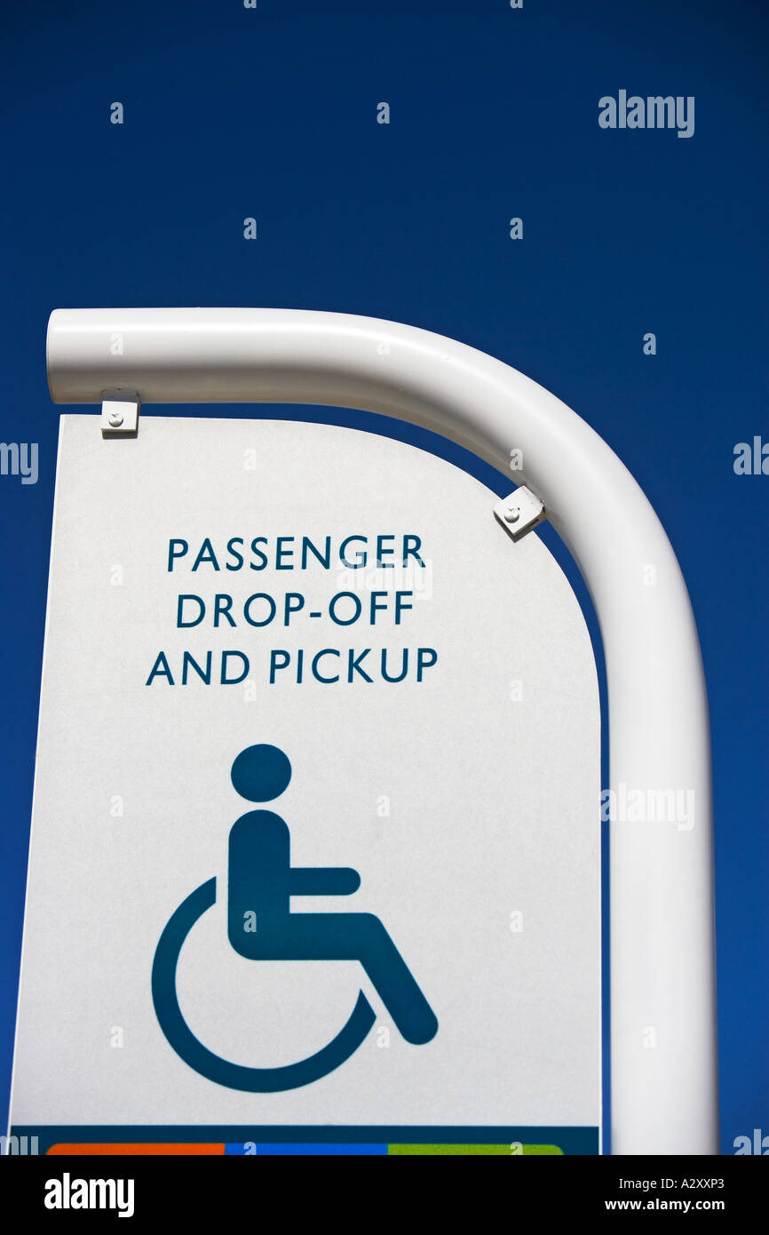 WHEELCHAIR SIGN AT BUS STOP Stock Photo - Alamy