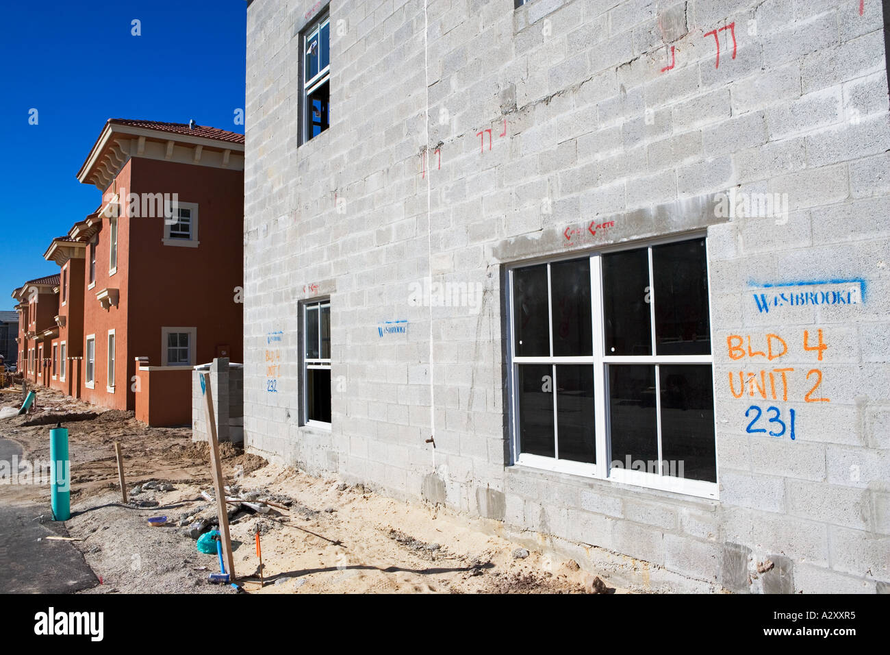 NEW CONSTRUCTION, NEW HOMES Stock Photo - Alamy