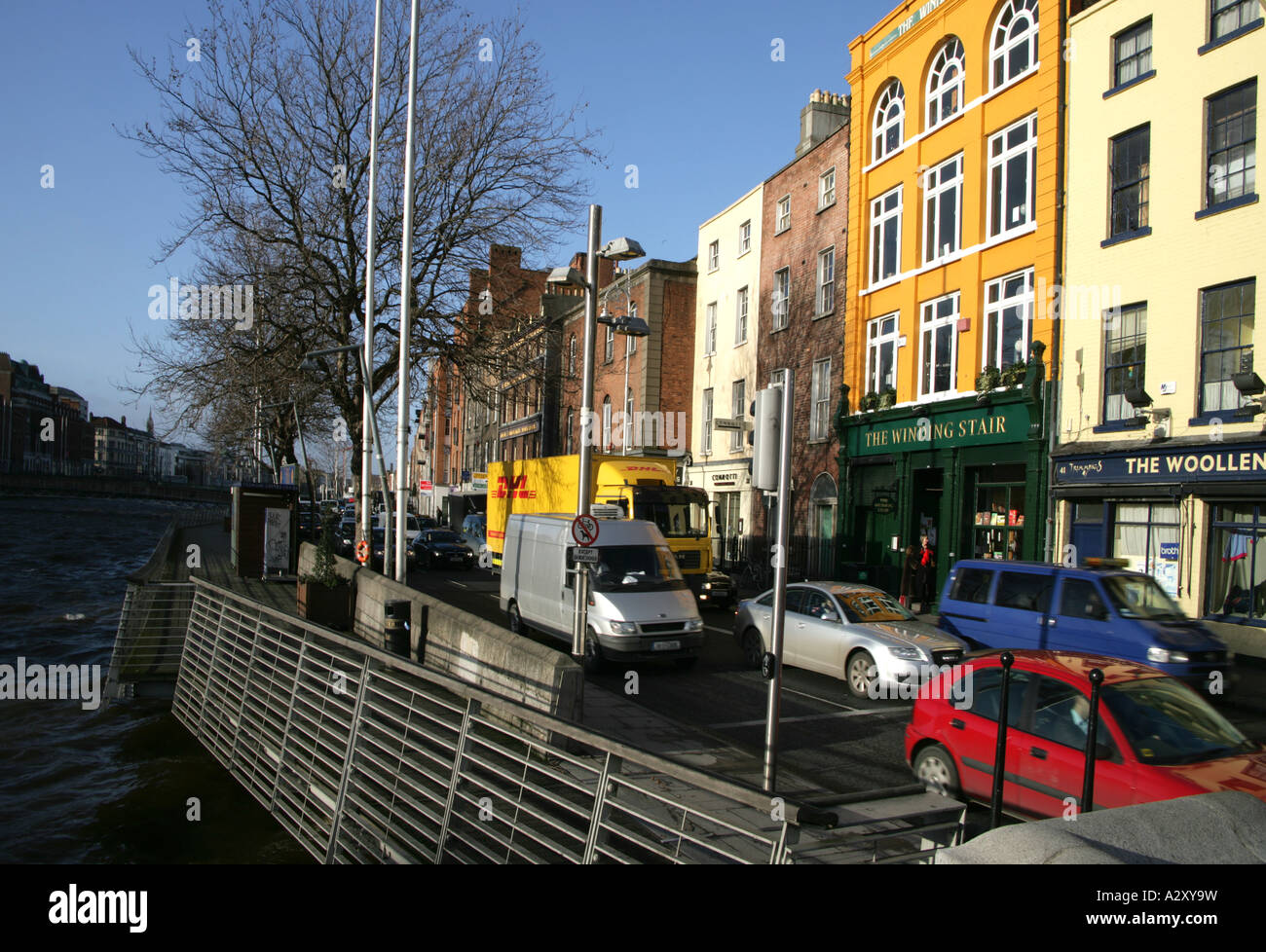 Traffic dublin quays hi-res stock photography and images - Alamy
