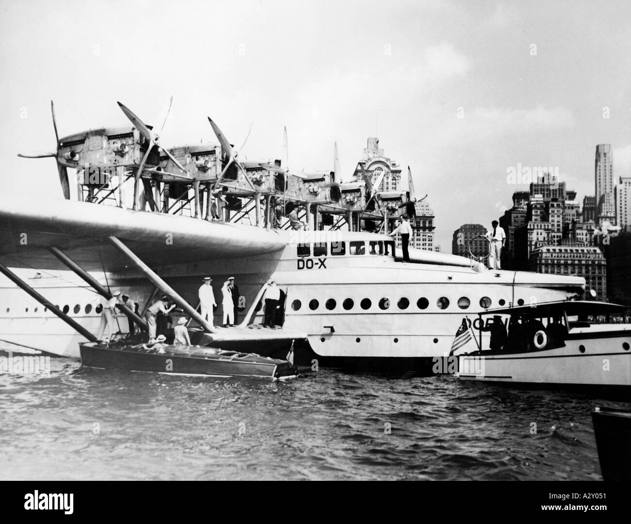 Giant seaplane Black and White Stock Photos & Images - Alamy