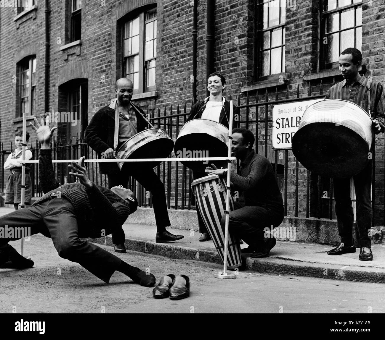 Limbo dancer hi-res stock photography and images - Alamy