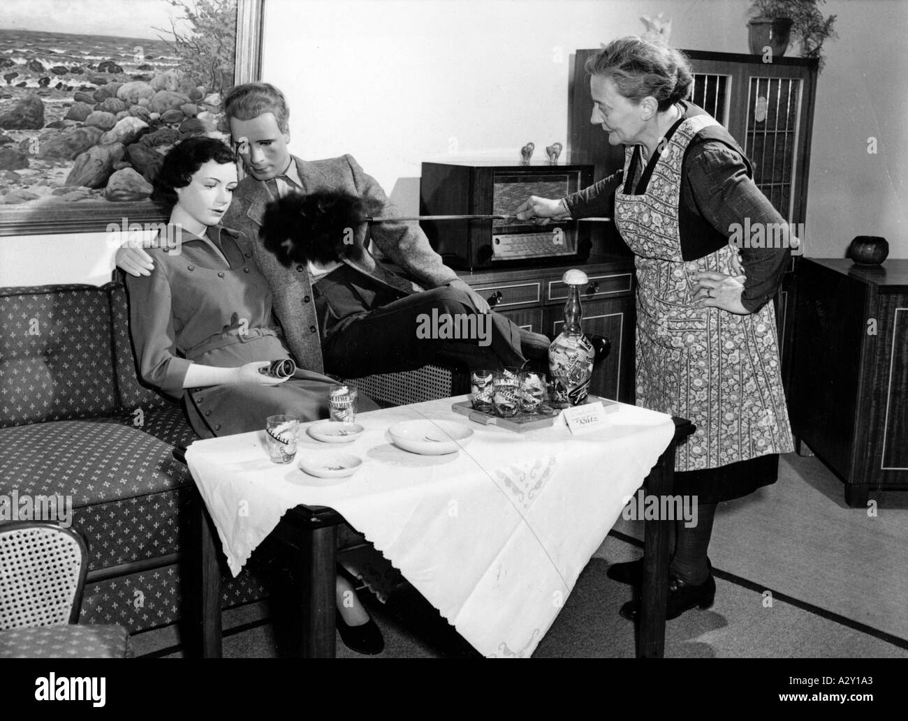 1930s shop window hi-res stock photography and images - Alamy