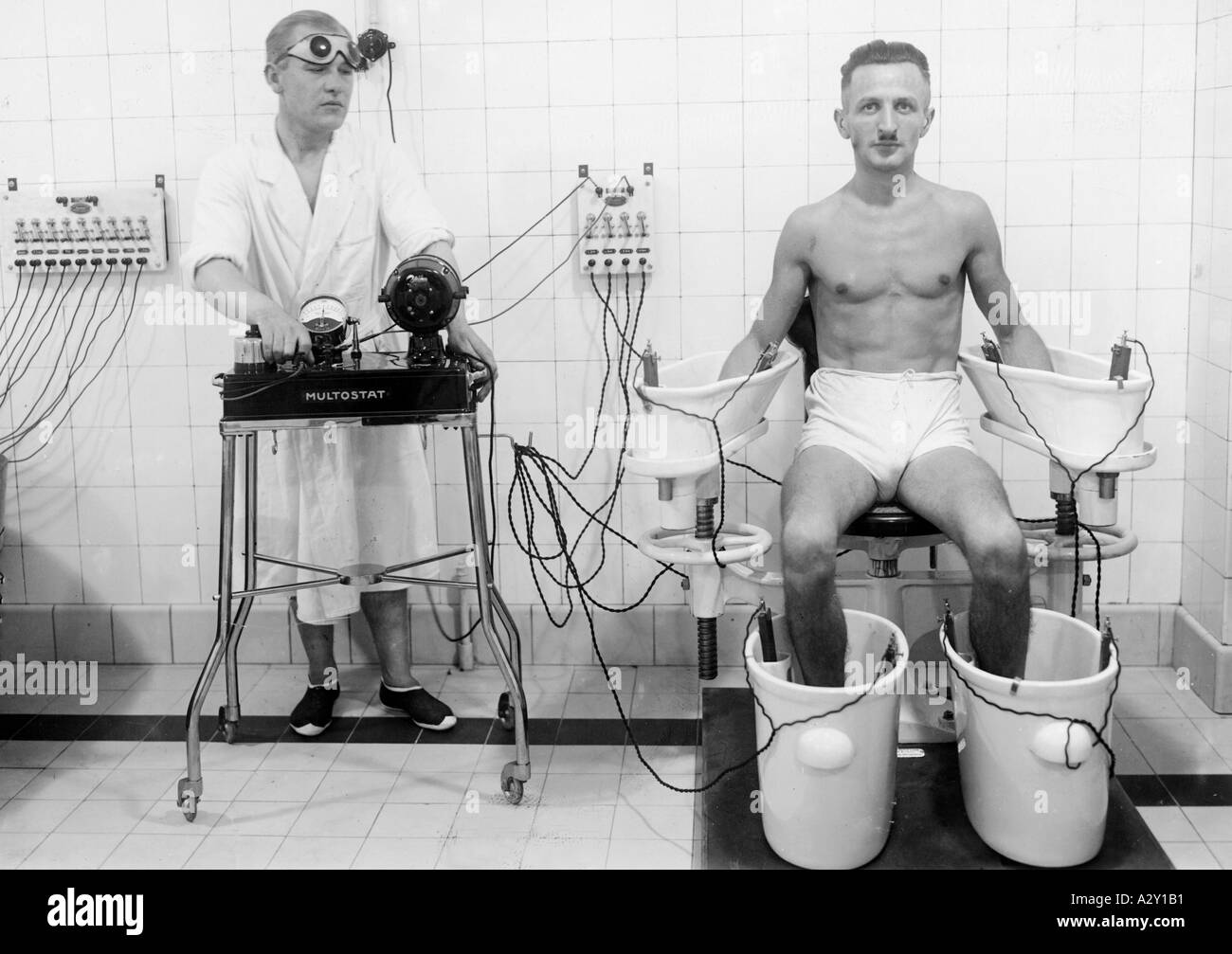 Four cell bath hi-res stock photography and images - Alamy