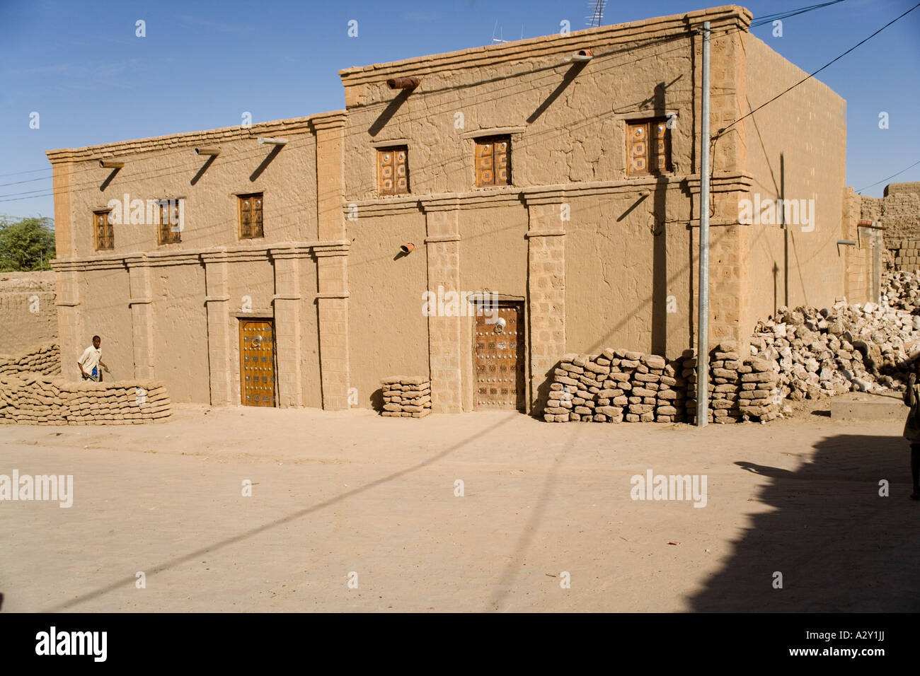 Building in the centre of in Timbuktu, Mali, West Africa Stock Photo ...