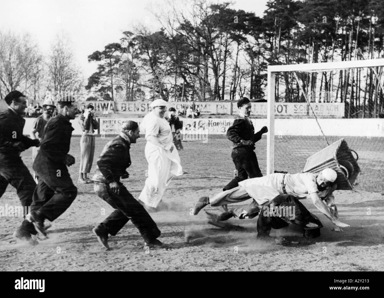 Match draw Black and White Stock Photos & Images - Alamy
