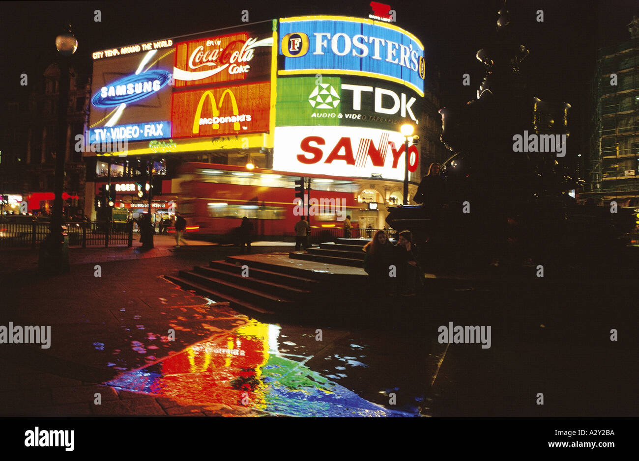 London signs hi-res stock photography and images - Alamy