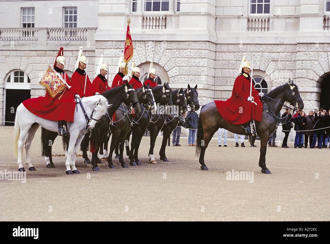 Changing the guard hi-res stock photography and images - Alamy