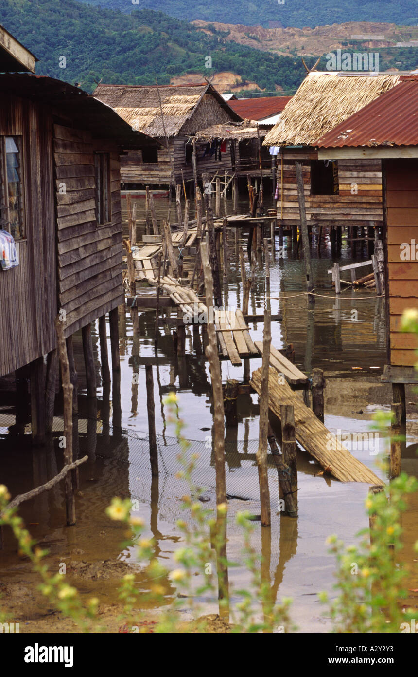 Poor poverty stricken community living in stilt village, Kota Kinabalu ...