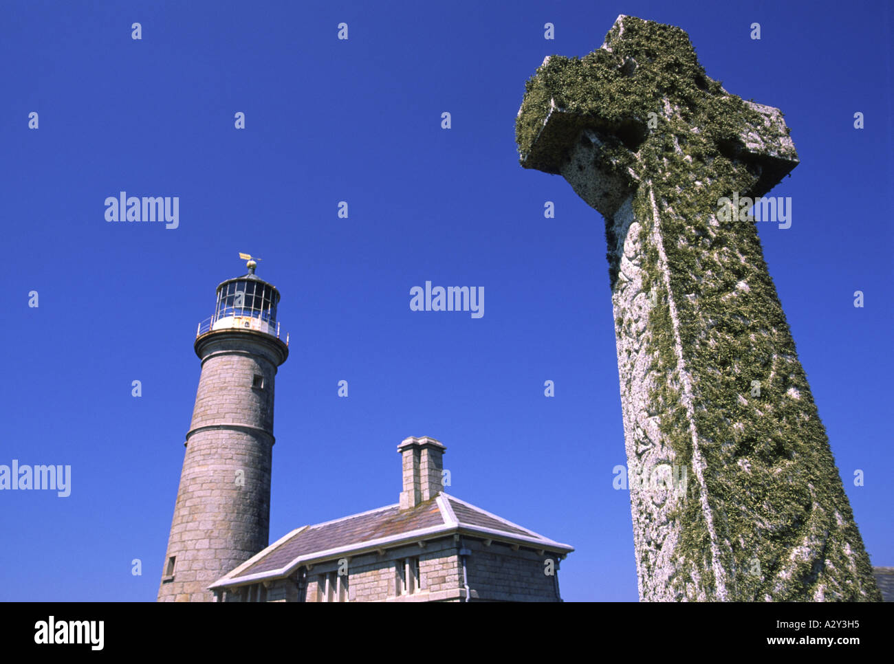 Old Light lighthouse and memorial headstone, Lundy Island, Devon, Great ...