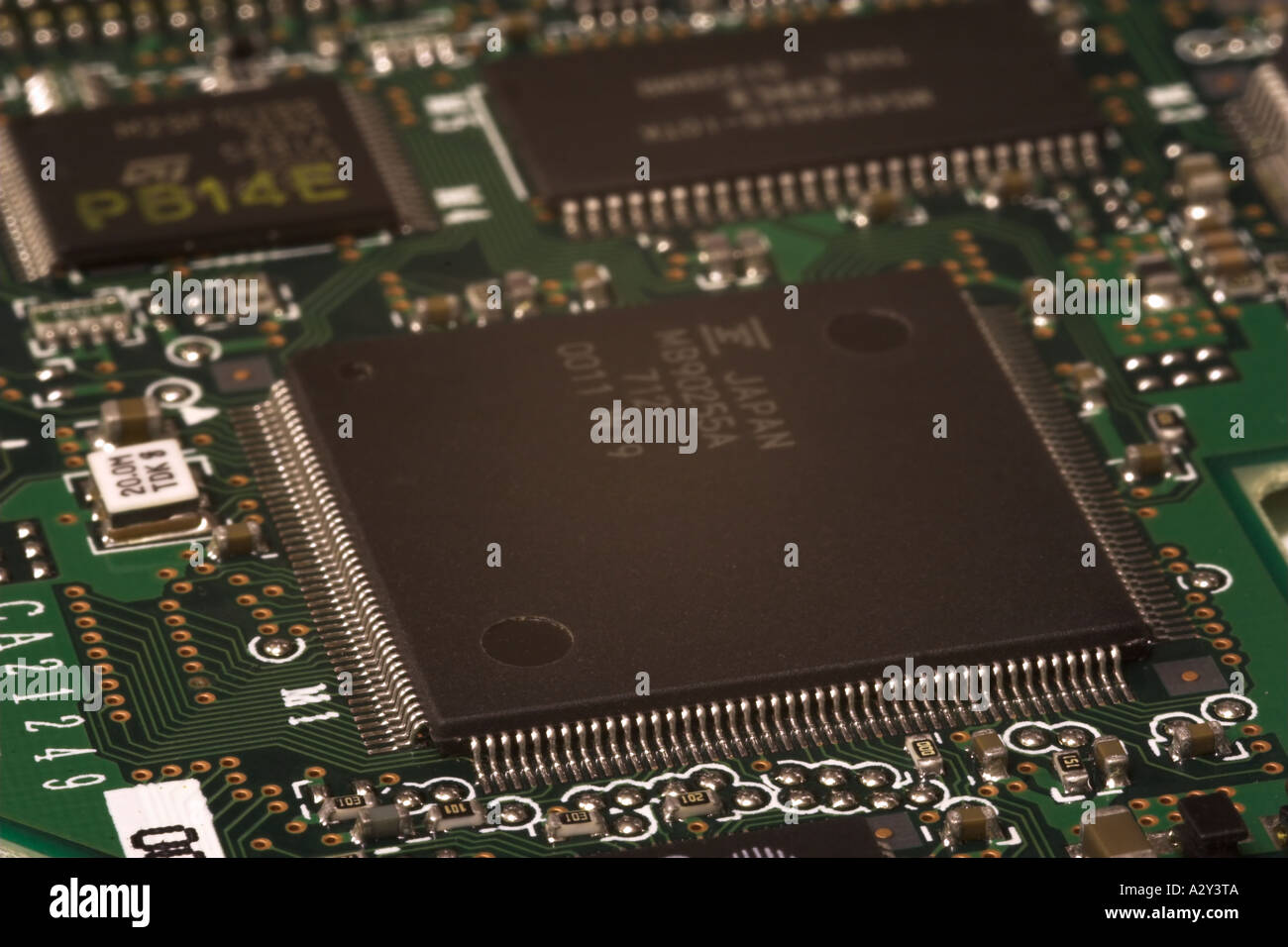 Microchip microchips micro resistors hi-res stock photography and ...