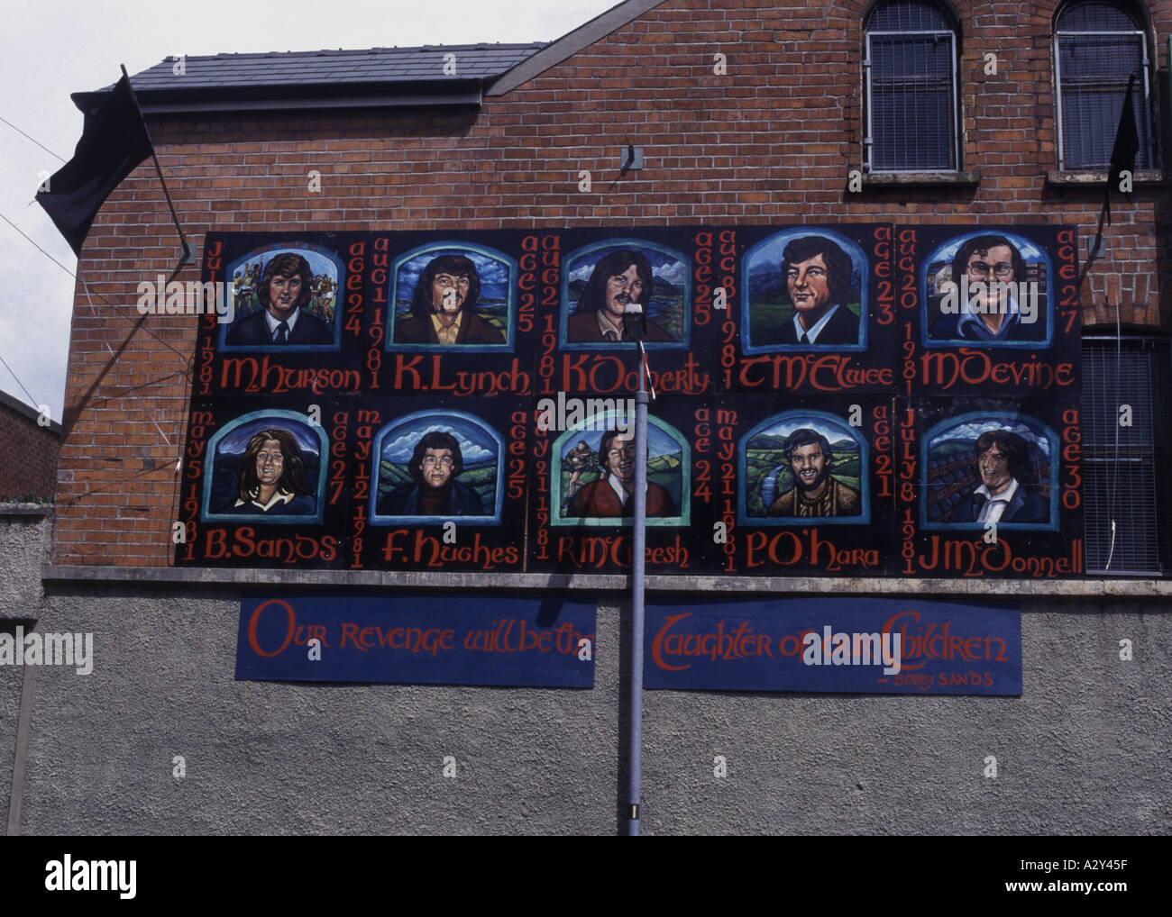 Belfast Falls rd IRA mural Stock Photo - Alamy
