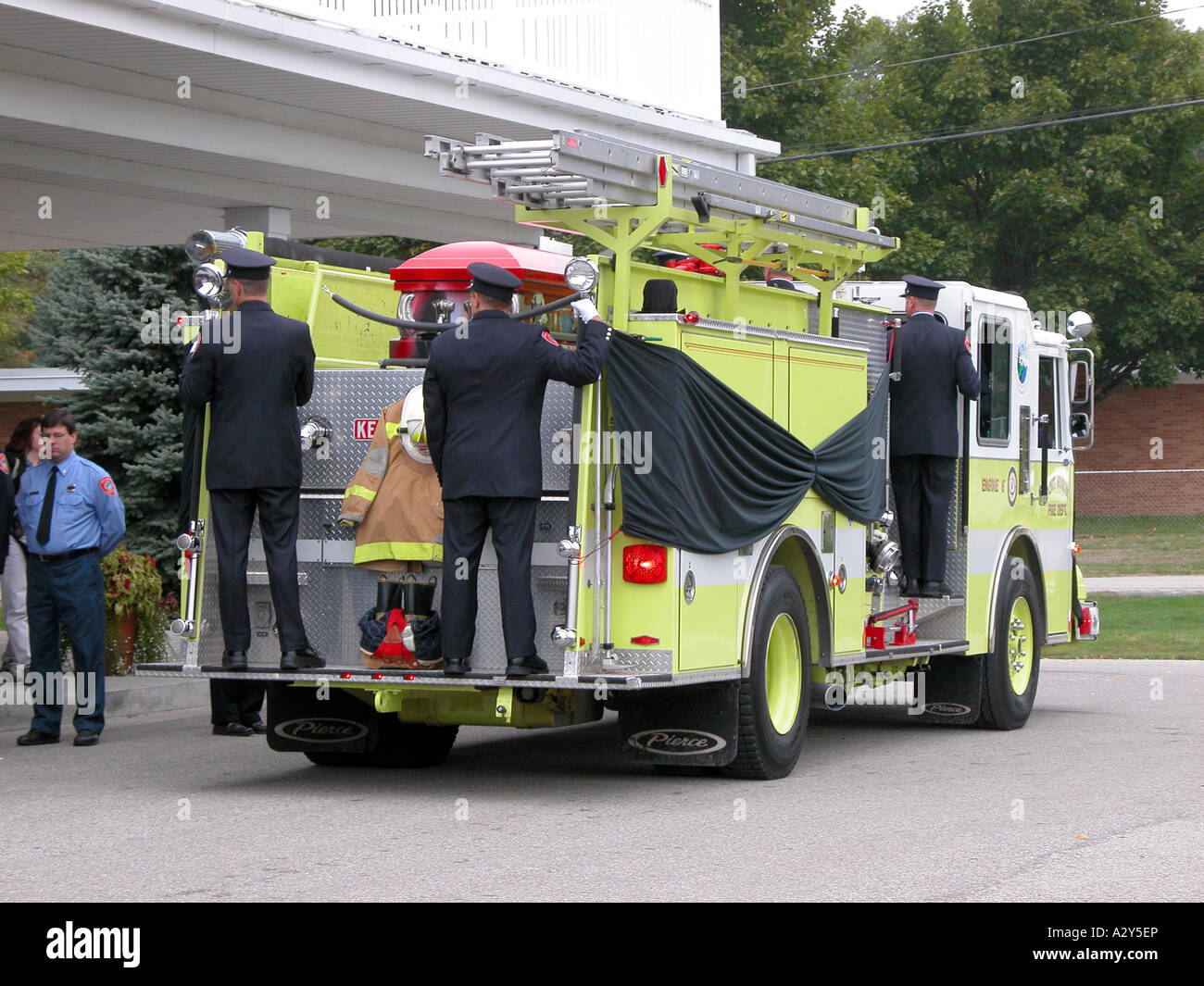 Remembering firemen hi-res stock photography and images - Alamy