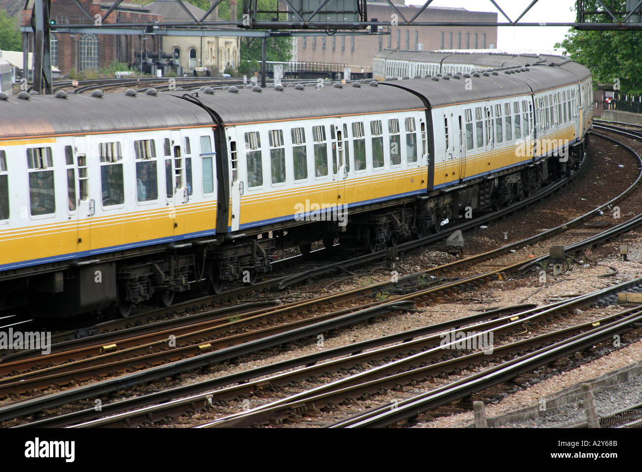 Uk trains work tracks hi-res stock photography and images - Alamy