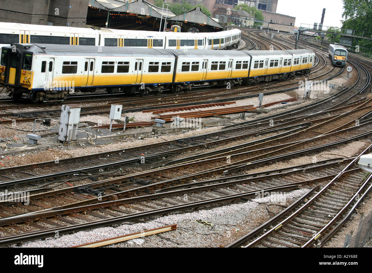 Uk trains work tracks hi-res stock photography and images - Alamy