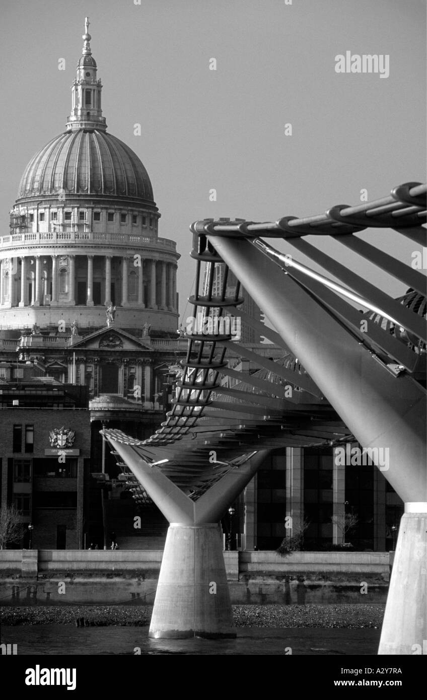 St Pauls and Millennium Bridge 2 - monochrome Stock Photo - Alamy