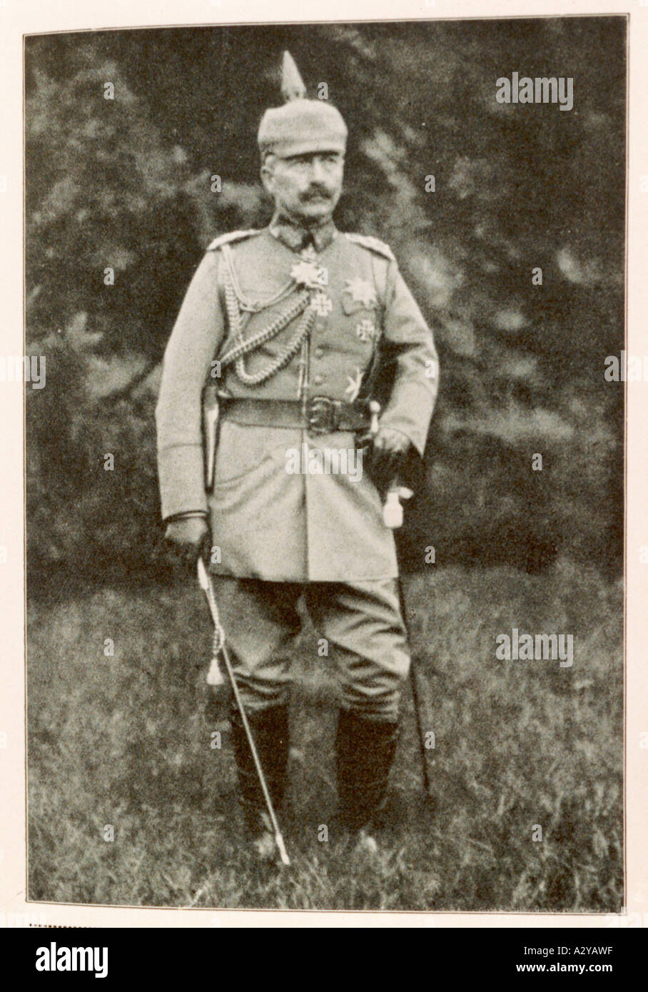 Ii wilhelm sword hi-res stock photography and images - Alamy