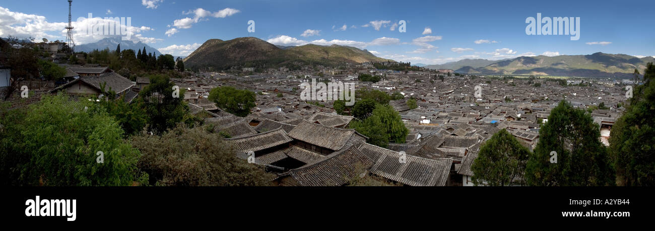 Birds eye view of Dayan Old Town in Lijiang in Yunnan in China Stock ...