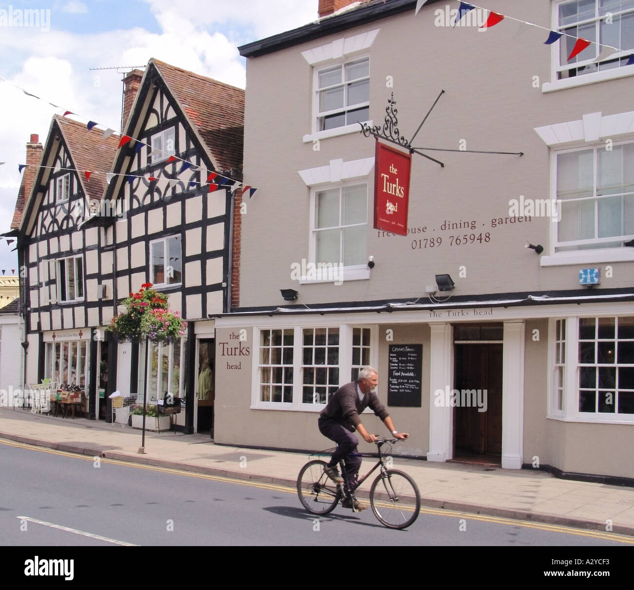 Alcester pub hi-res stock photography and images - Alamy