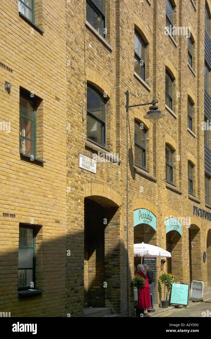 london thameside path river thames wharf wharves pickford wharf flats ...