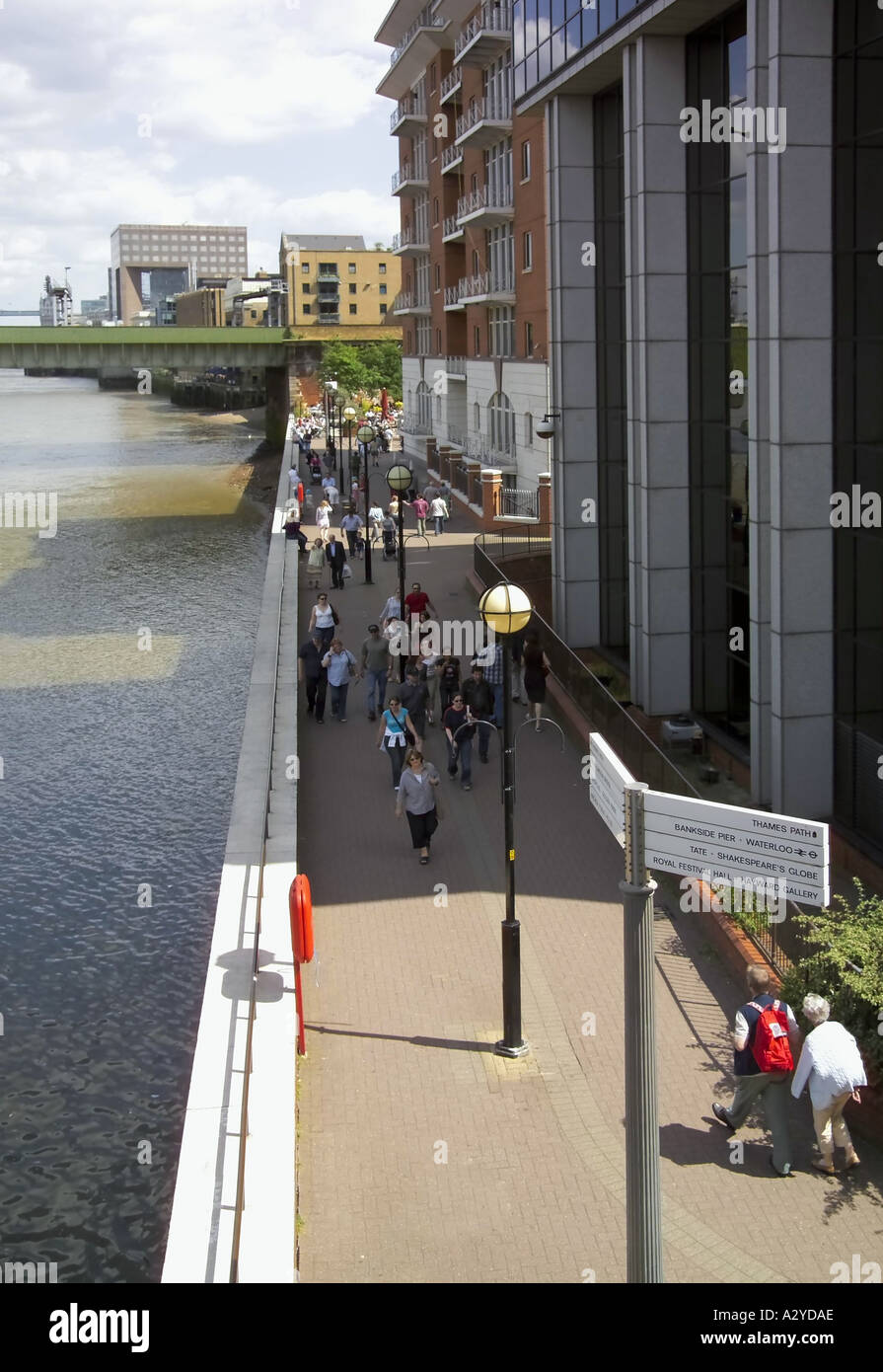 london river thames bankside Stock Photo - Alamy