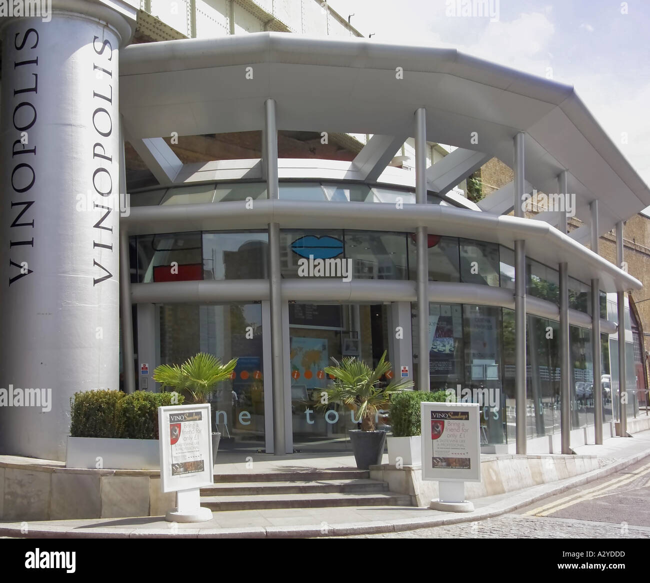 london vinopolis restaurant alongside river thames Stock Photo - Alamy