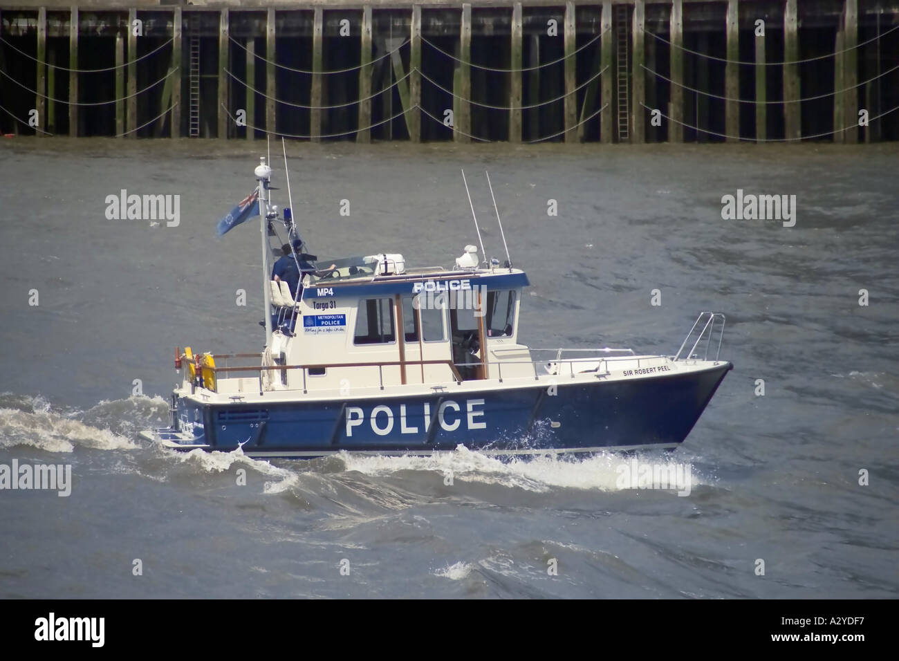 london river thames view from thameside path footpath near southwark ...
