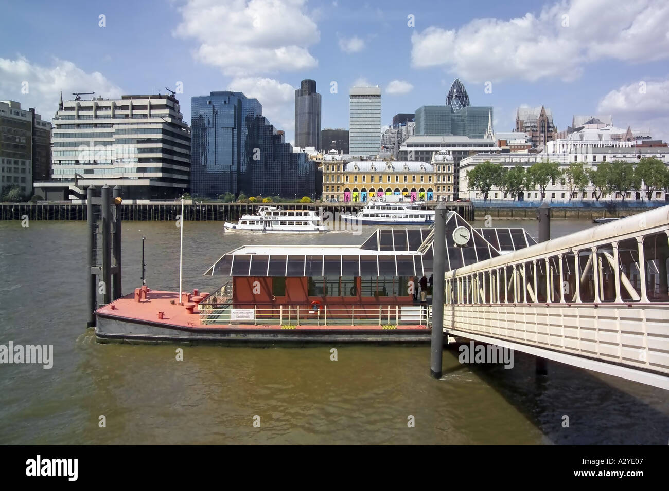 london river thames view from near southwark bridge festival pier Stock ...
