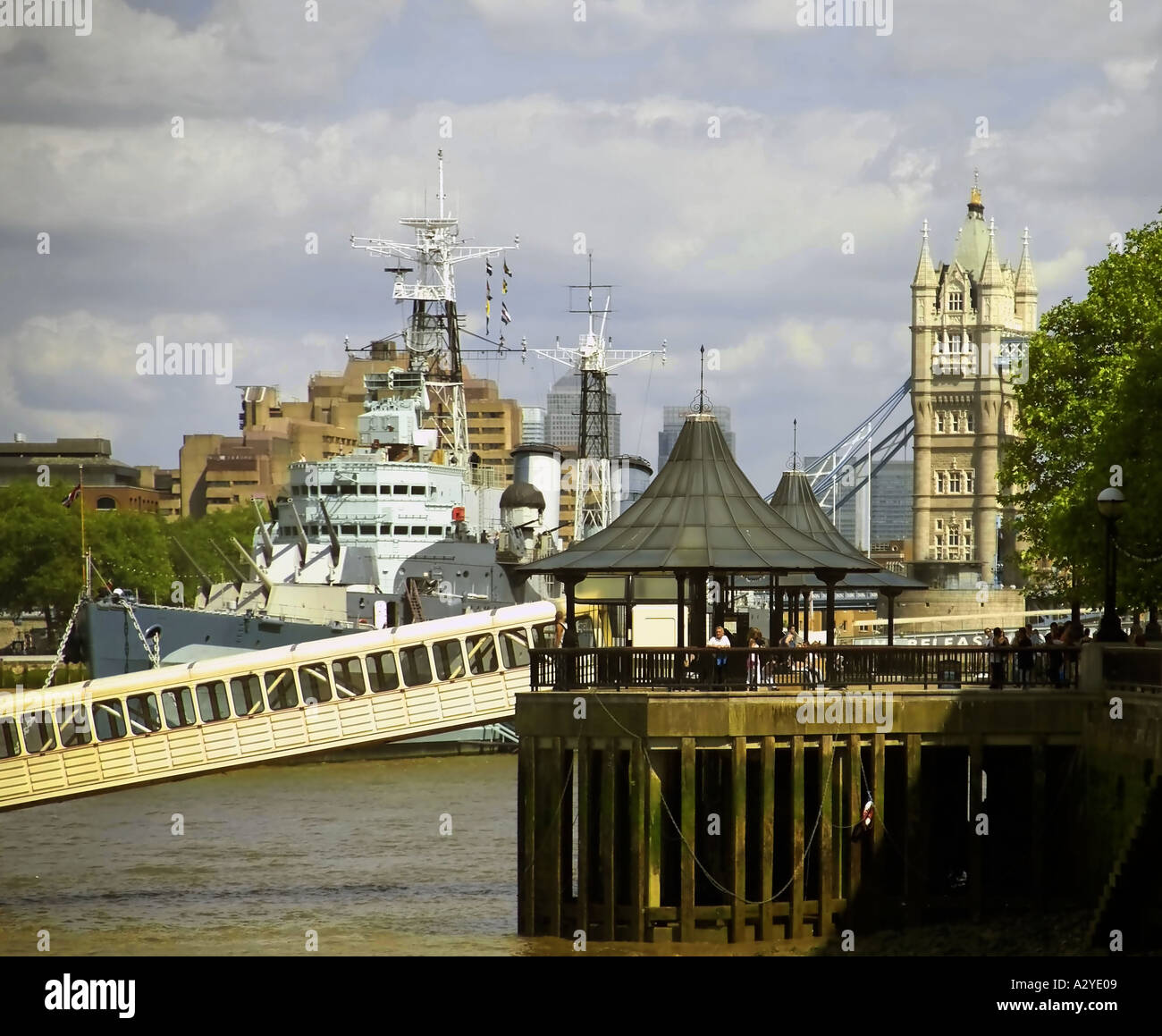 london river thames view from near southwark bridge Stock Photo - Alamy