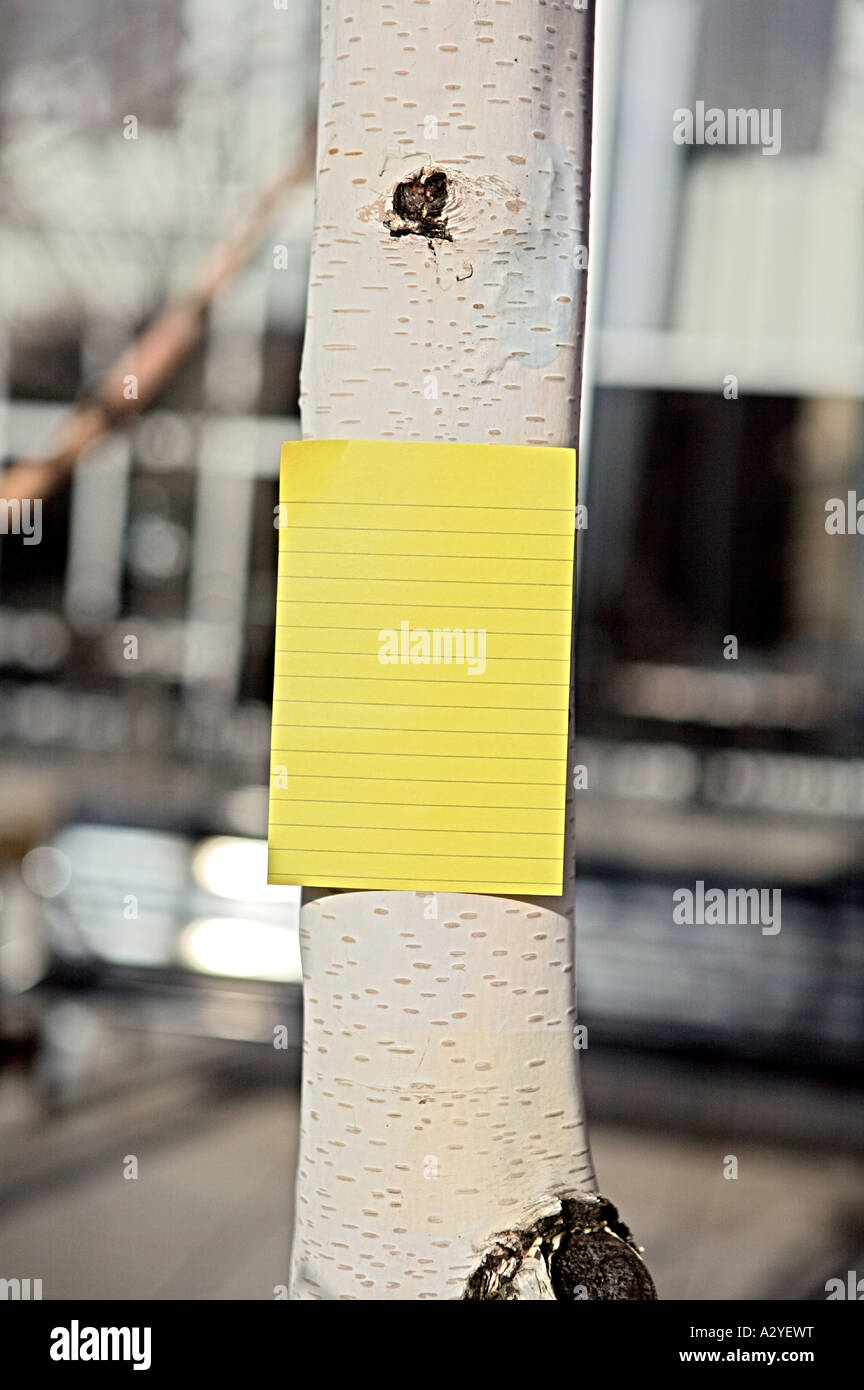 post it sign blank sign Stock Photo - Alamy