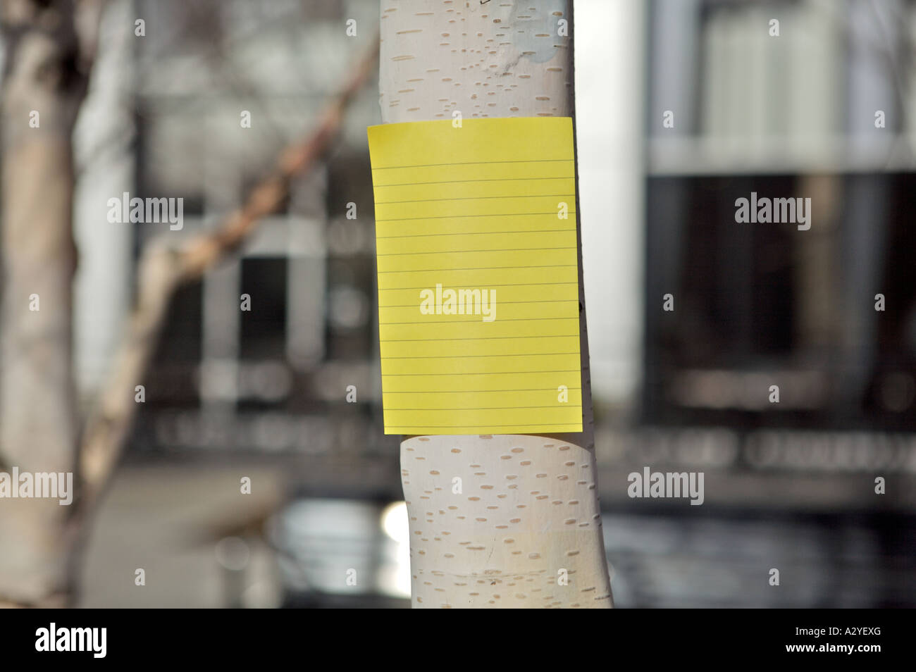 post it sign blank sign Stock Photo - Alamy