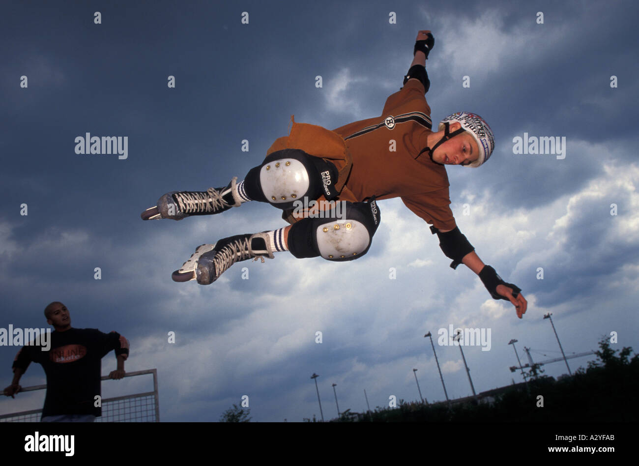 Inline halfpipe hi-res stock photography and images - Alamy