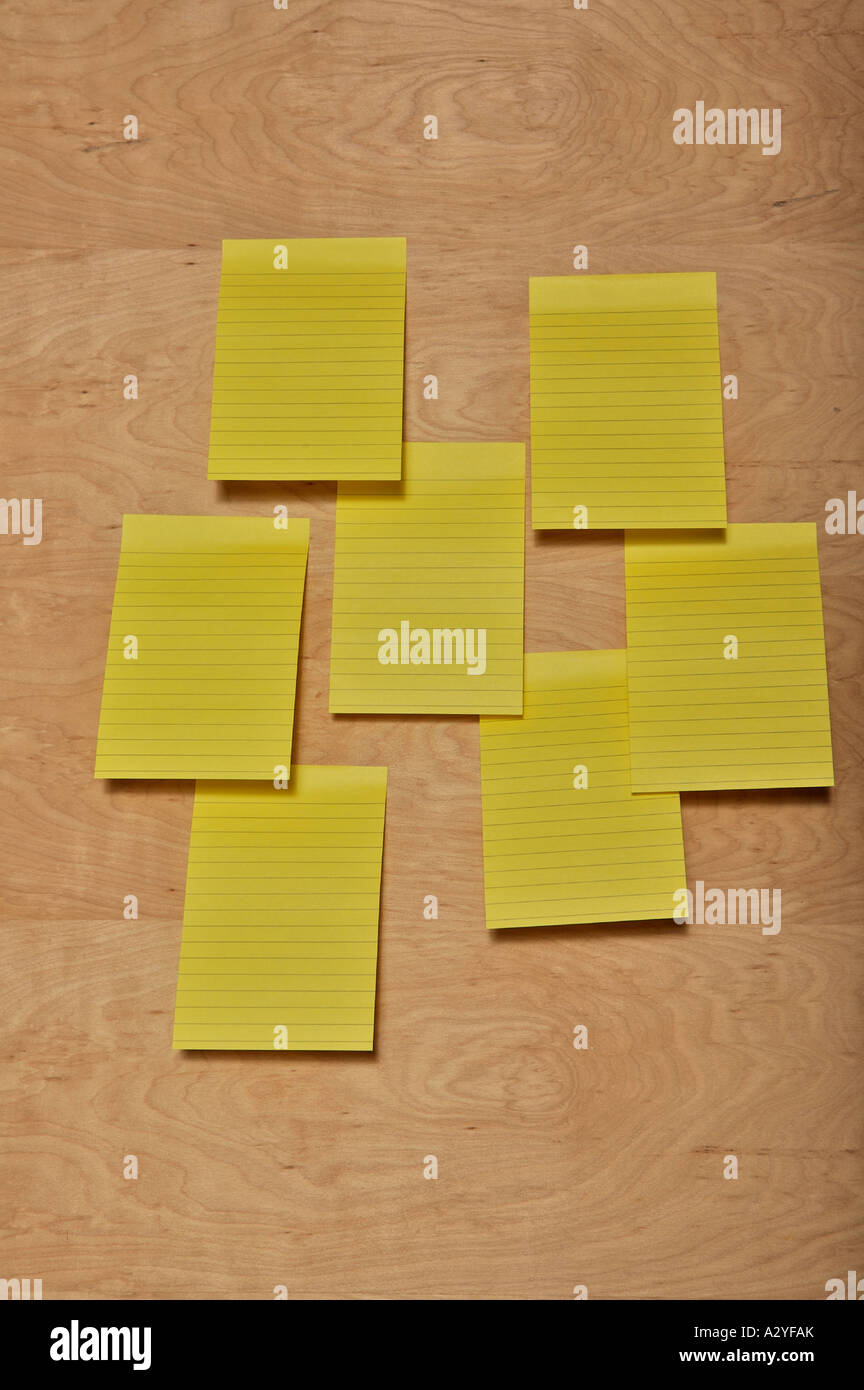post it sign blank sign Stock Photo - Alamy