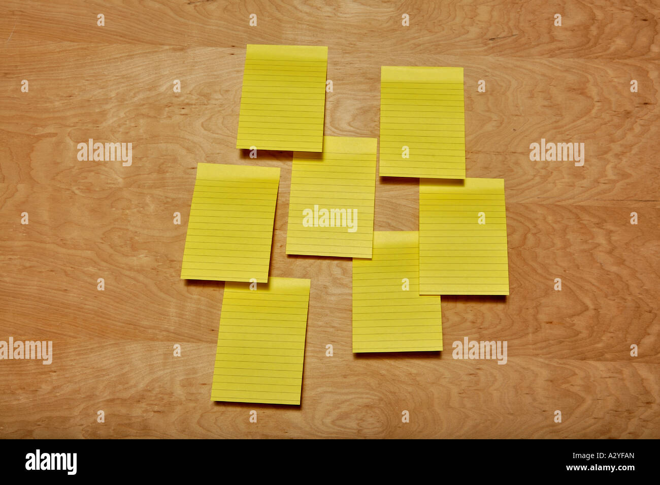 post it sign blank sign Stock Photo - Alamy