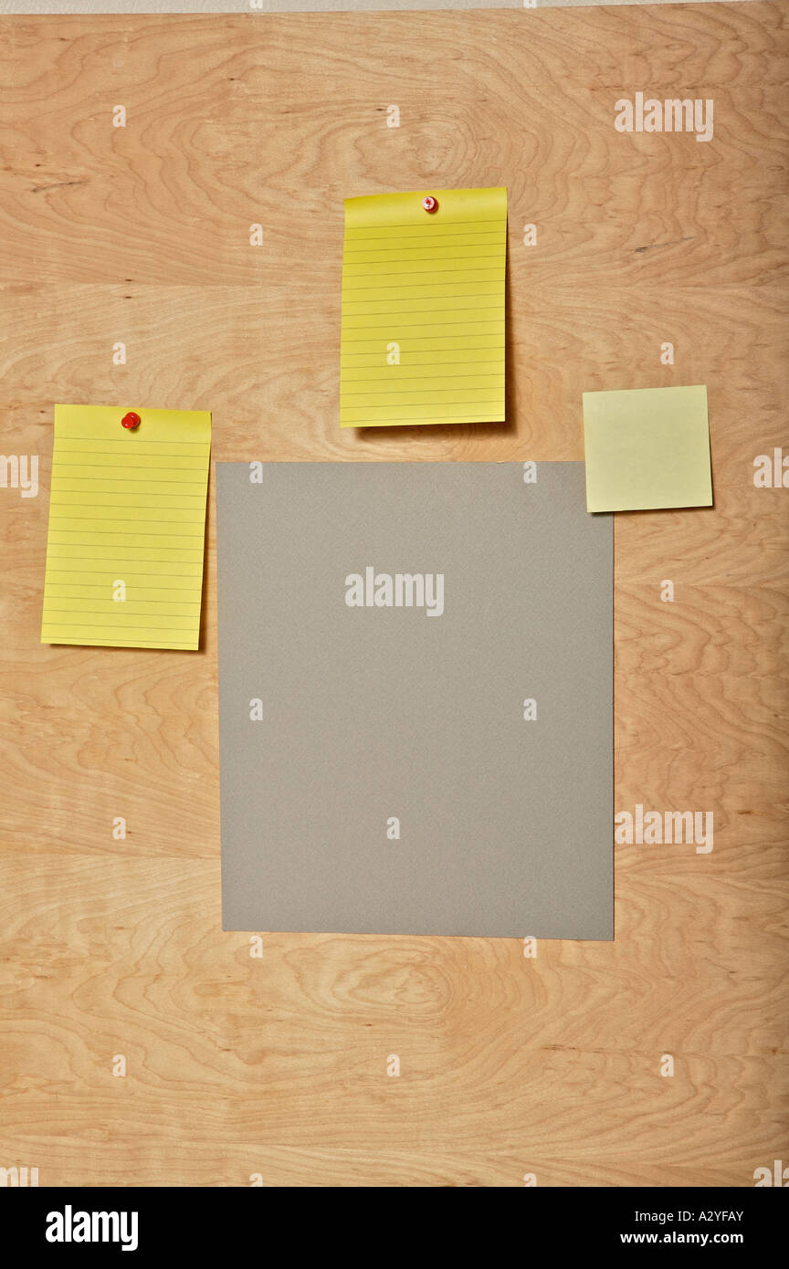 post it sign blank sign Stock Photo - Alamy