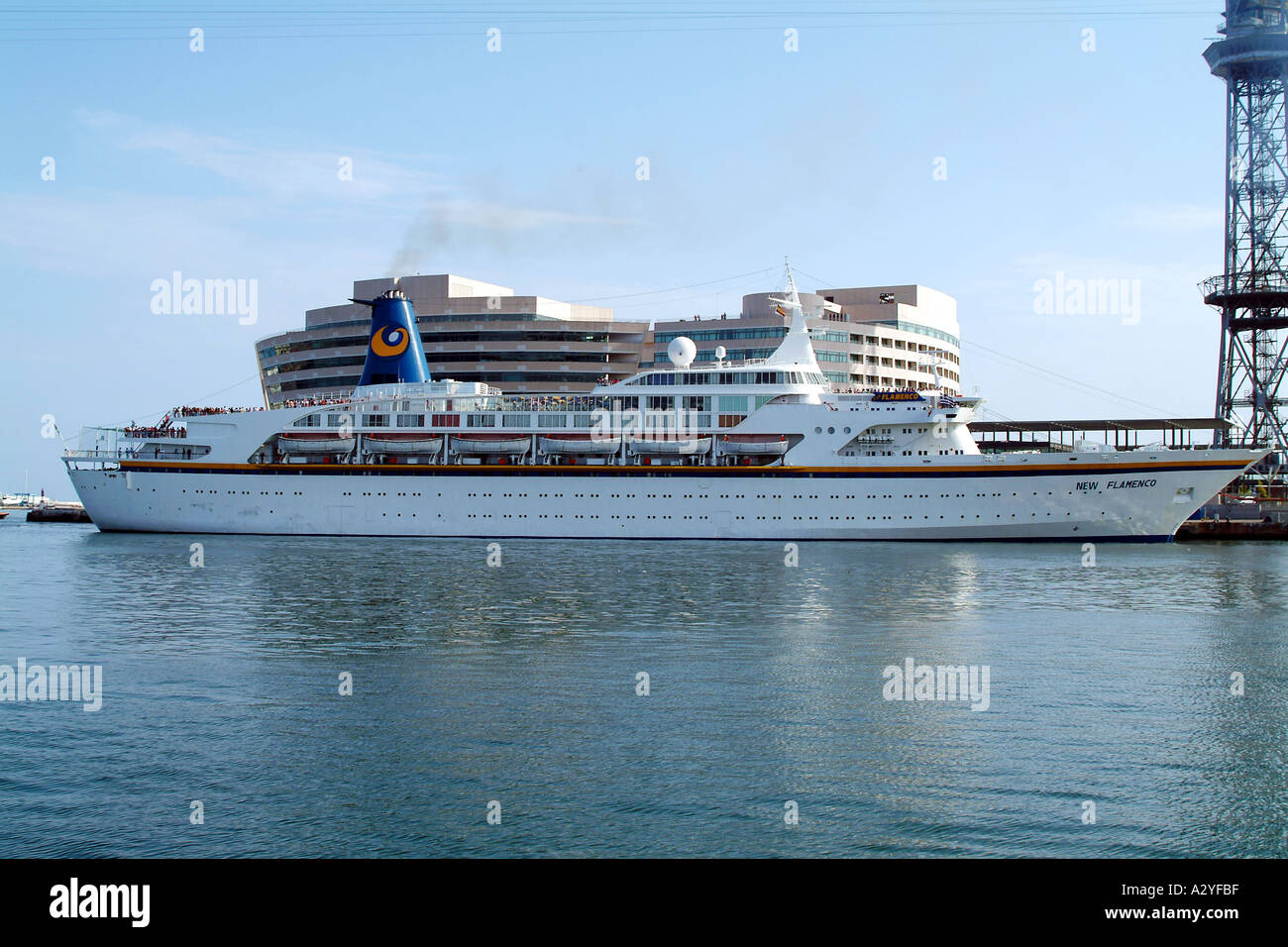 Cruise ship Barcelona Stock Photo - Alamy