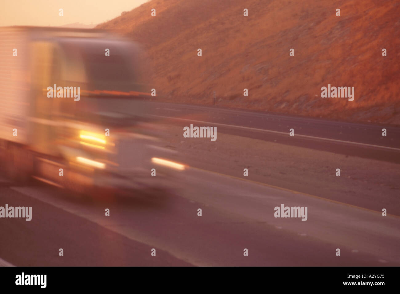 Long distance hauler hi-res stock photography and images - Alamy