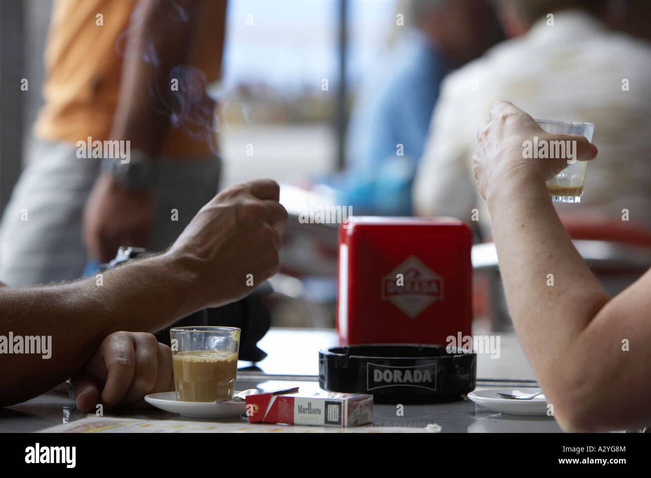 Womans hand holding cigarette High Resolution Stock Photography and ...